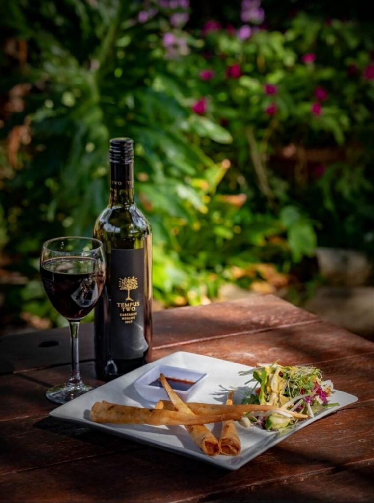 Restaurant – Moonan Pub